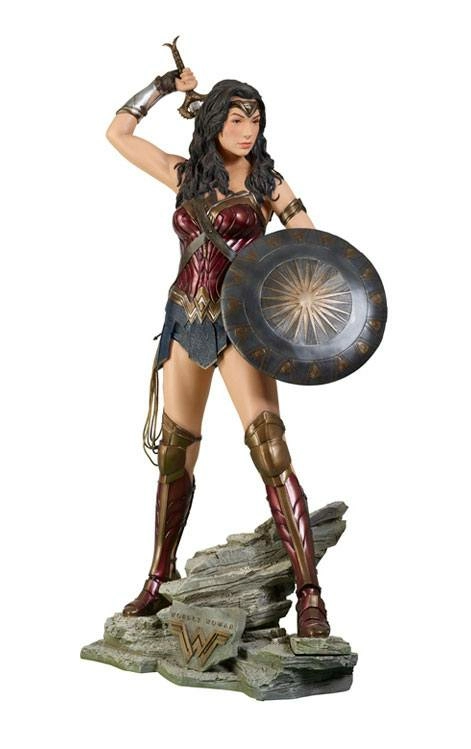 Wonder woman - statue taille réelle wonder woman (base incluse)